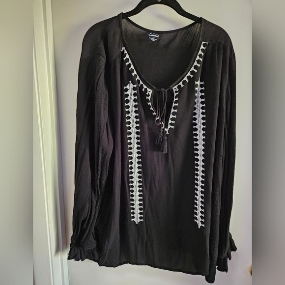 Simply Emma | Tops | Beautiful Blank With White Peasant Blouse Long ...